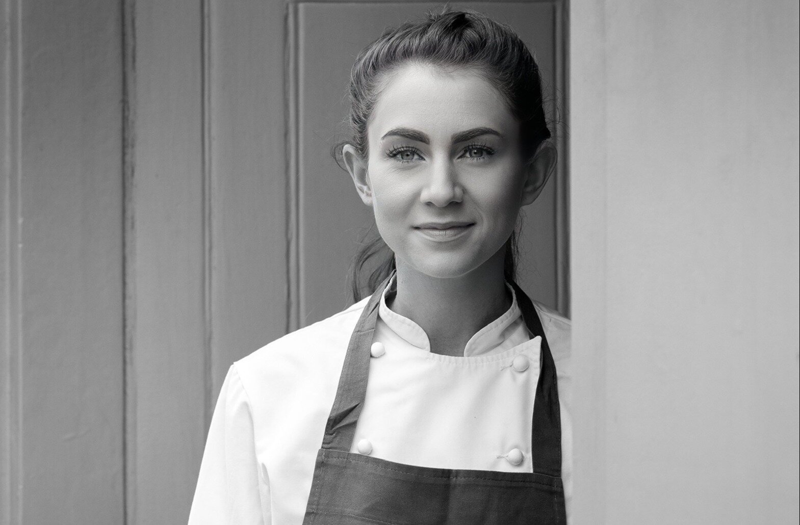 Ruth Hansom hands over the reins at the Princess of Shoreditch to Simon ...